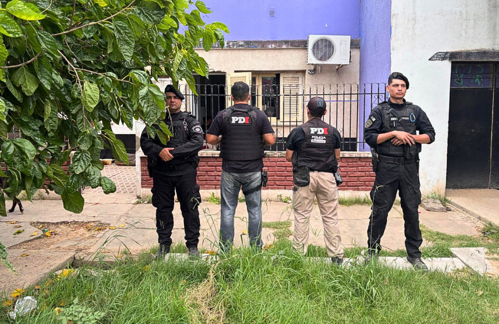 INFORMACION OFICIAL San Cristóbal: PDI detuvo a una mujer por microtráfico